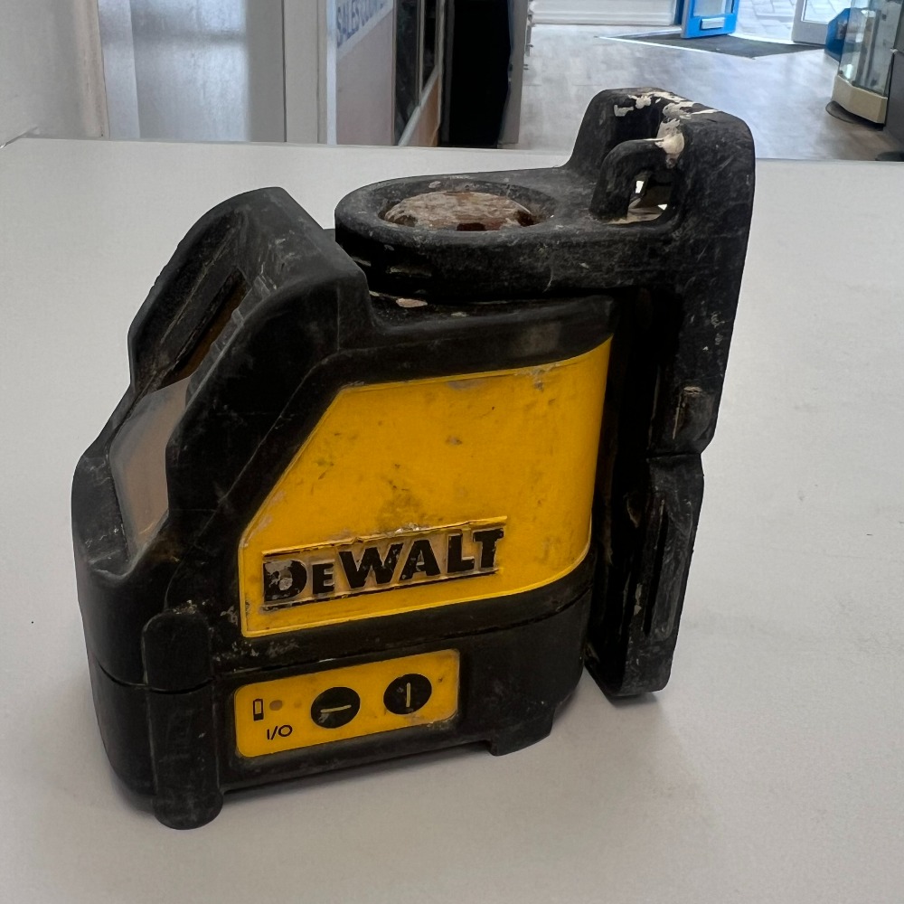 DeWalt DW088 Red Beam Self Levelling Cross Line Laser - Own4Less